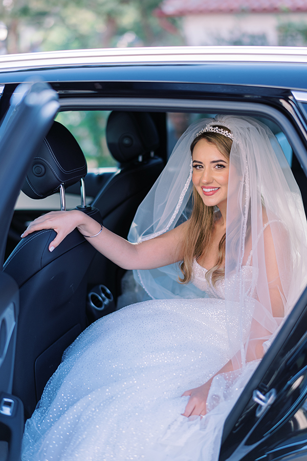 Elegant summer wedding at Ble Azure with lush white blooms │ Eleni ...