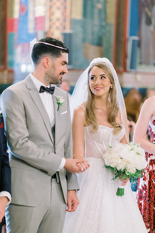 Elegant summer wedding at Ble Azure with lush white blooms │ Eleni ...