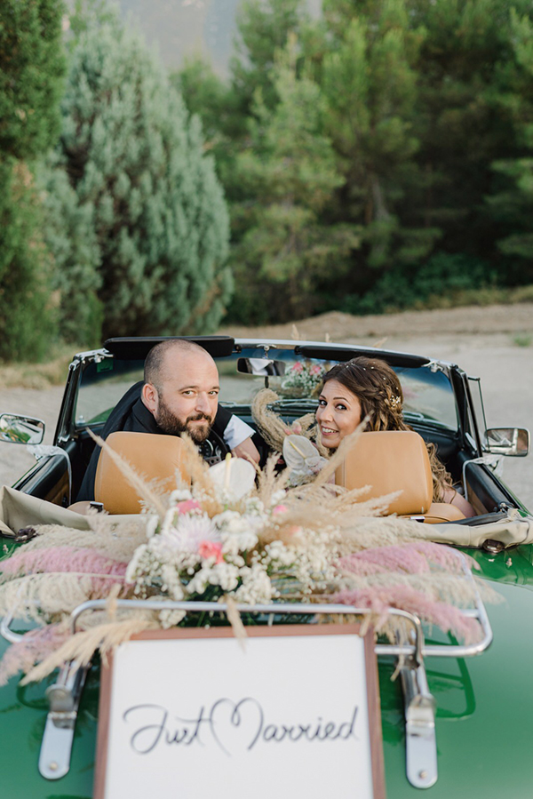 Romantic summer wedding in Greece with fresh and dried flowers ...