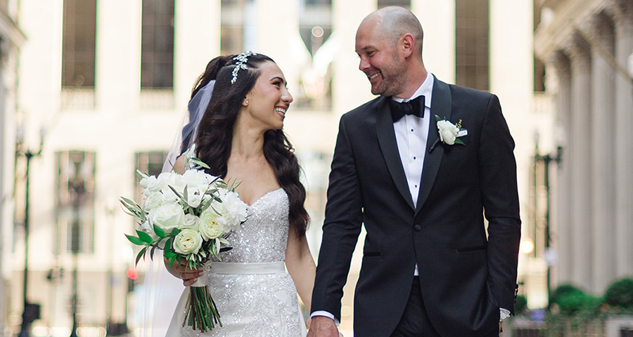 Stunning summer wedding and pre-party in Chicago with elegant details ...