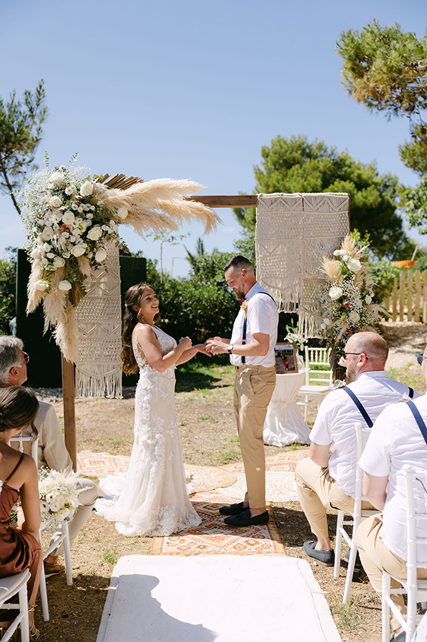 Boho seaside wedding with macrame and pampas grass | Charlotte & Conor ...