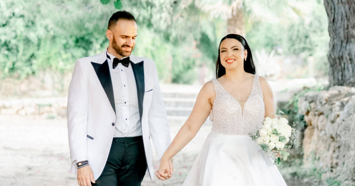 Romantic summer wedding in Patra with white and gold accents | Katerina ...